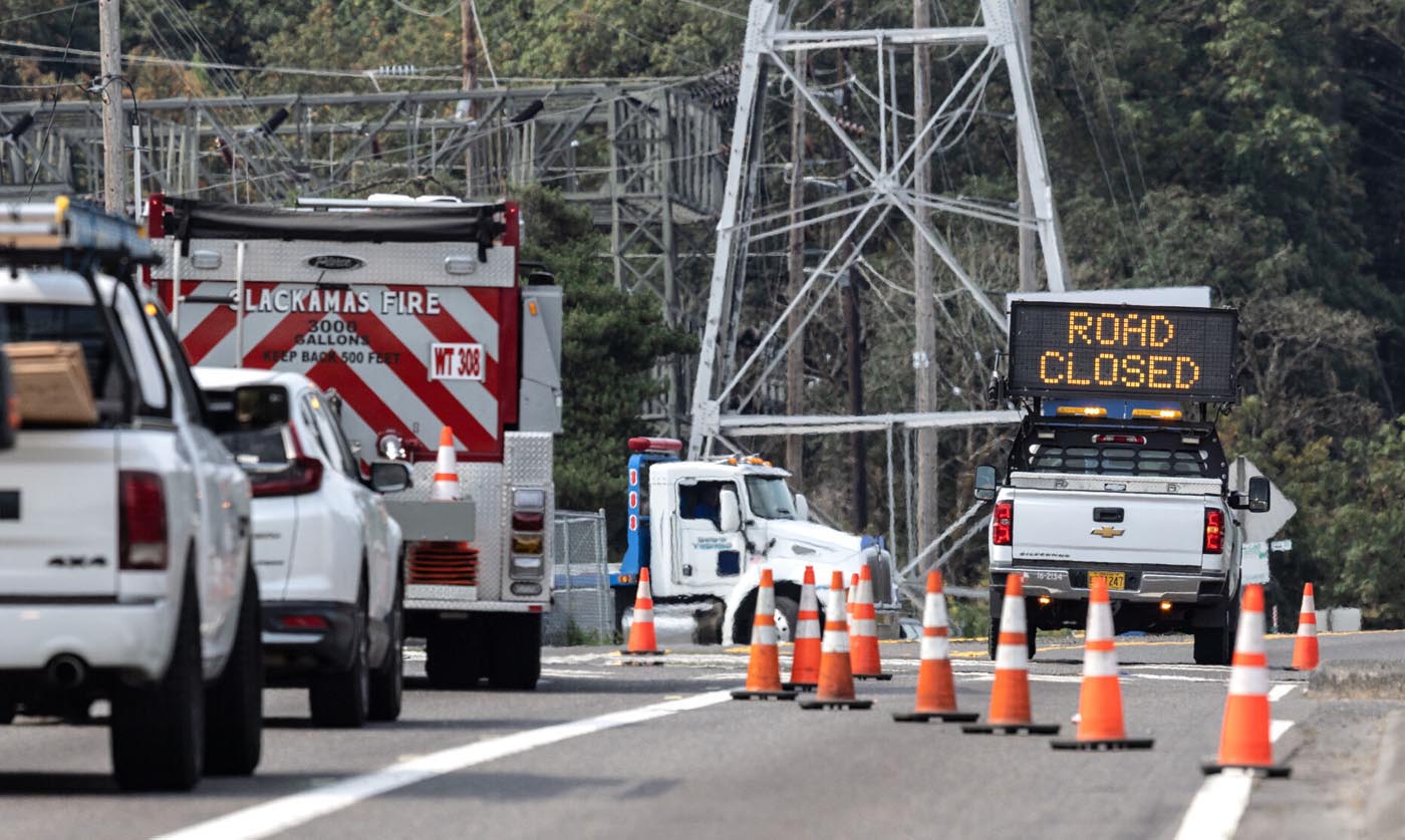 UPDATED: Lanes reopen along 99E, evacuation levels drop after morning ...